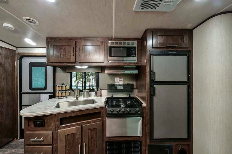 RV Spotlight: 2019 Cruiser Embrace EL 280